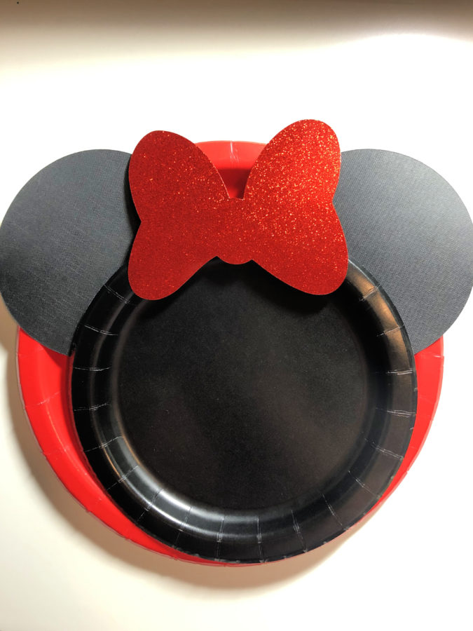 DIY Minnie Mouse Paper Plates - Sew Woodsy